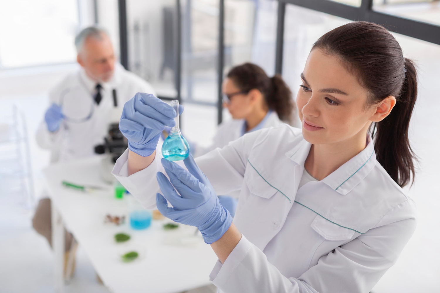 Diplomado en Biotecnológica Farmacéutica | ISEIE Colombia
